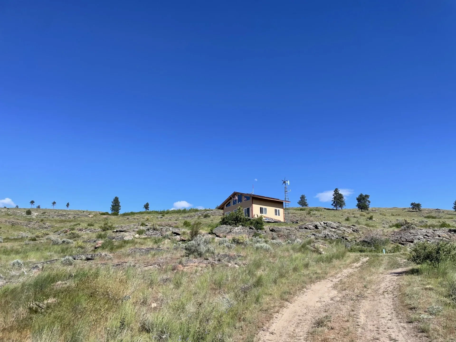 Rustic Airbnb Investment: Rural Land in Washington Guide